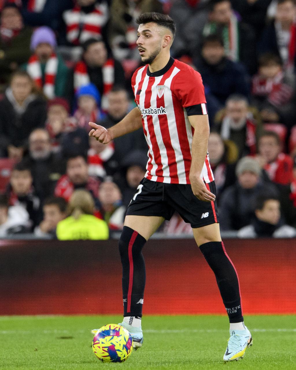 Paredes | Player: Defender | Athletic Club's Official Website