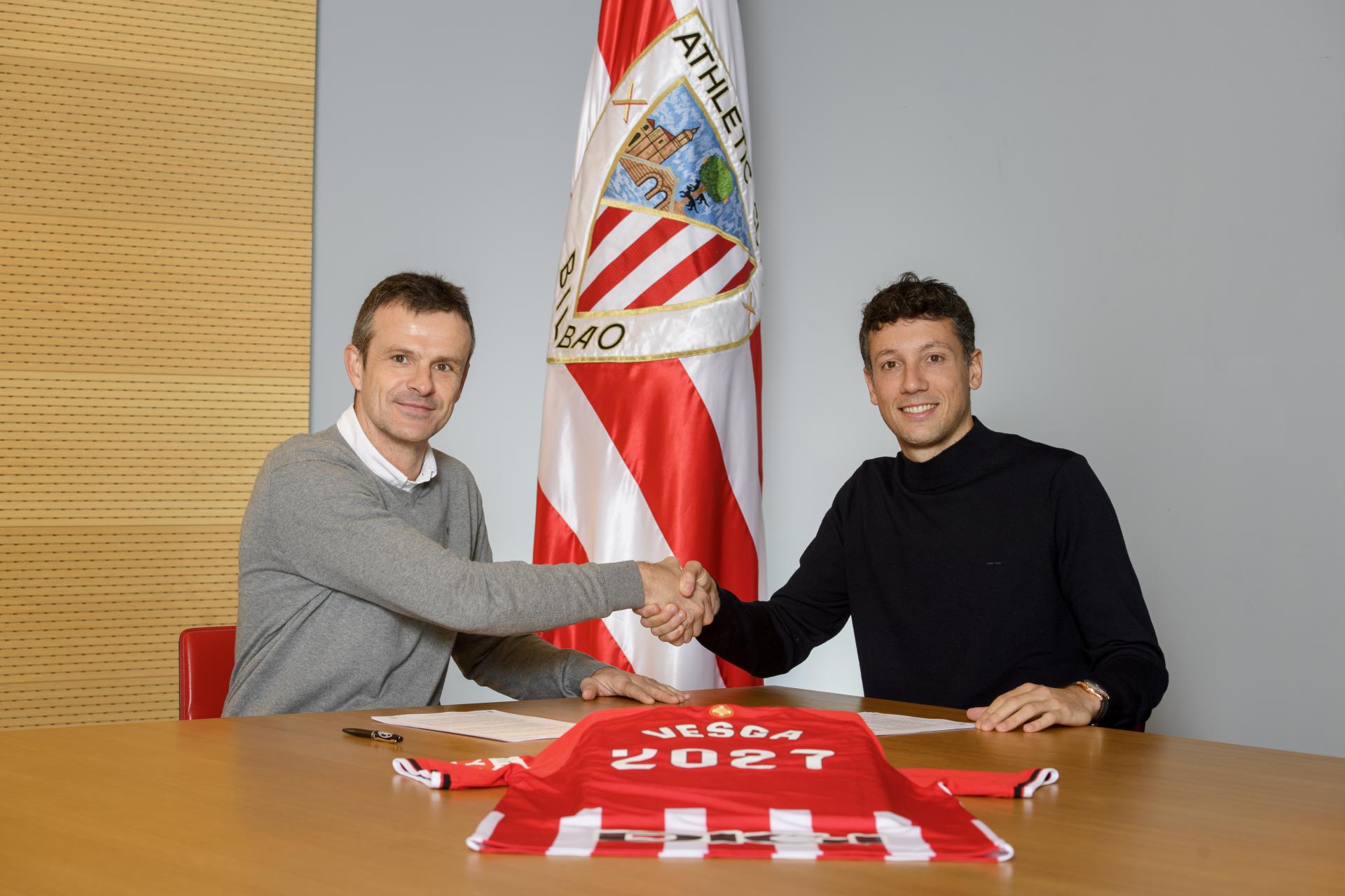 Vesga amplía su contrato hasta 2027 | Athletic Club Website Oficial