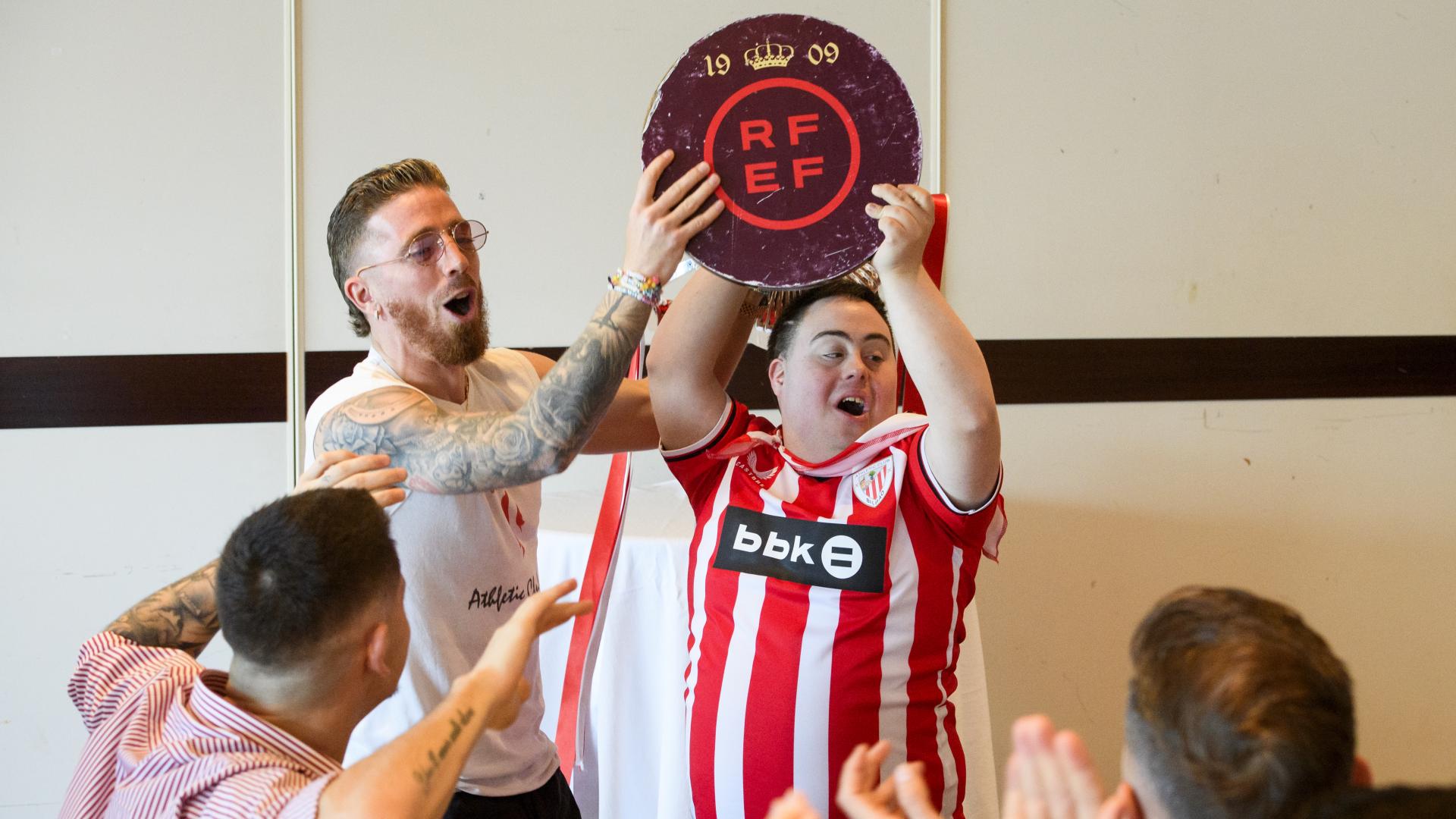 Un millón de athleticzales impulsa La Gabarra por La Ría | Athletic ...