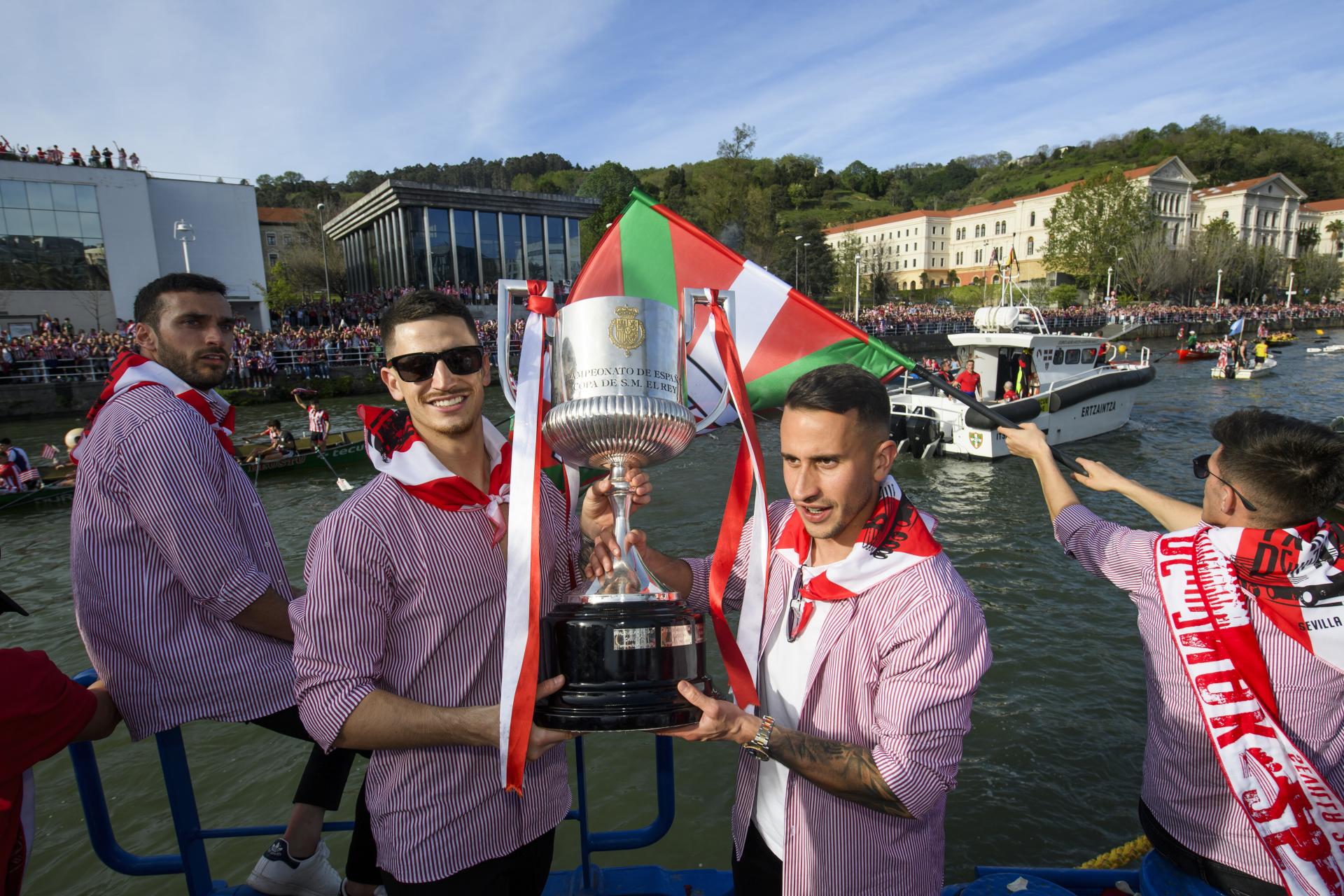 Un millón de athleticzales impulsa La Gabarra por La Ría | Athletic ...