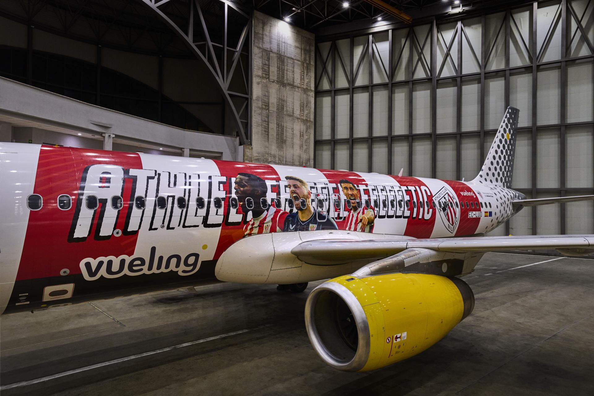 Vueling estrena el avión del Athletic Club para el viaje a Estambul ...
